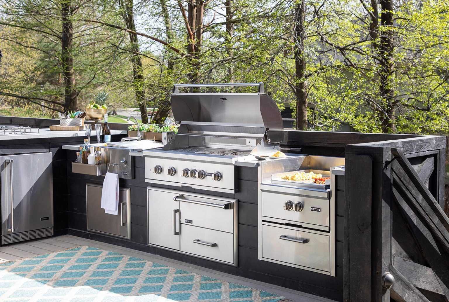 Essential Guide to Weatherproof Outdoor Cabinets: What You Need to Know