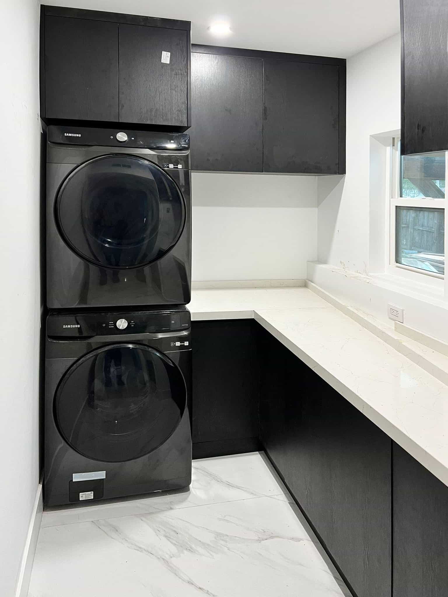 American Luxury Full-House Customization with White UV Cabinets and ...